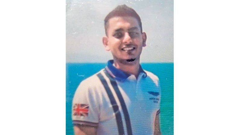 බිරිඳගේ අත් බෑගය පසුපස ලුහුබැන්ද මාරයා ගම්පහදී සැමියා බිලි ගනී - Life ...